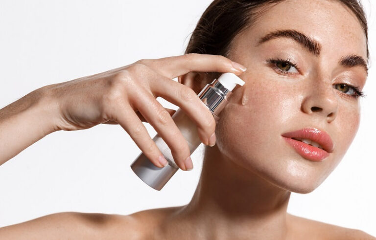 Avocado Oil for Skin: 10 Benefits & 6 Ways to Use It